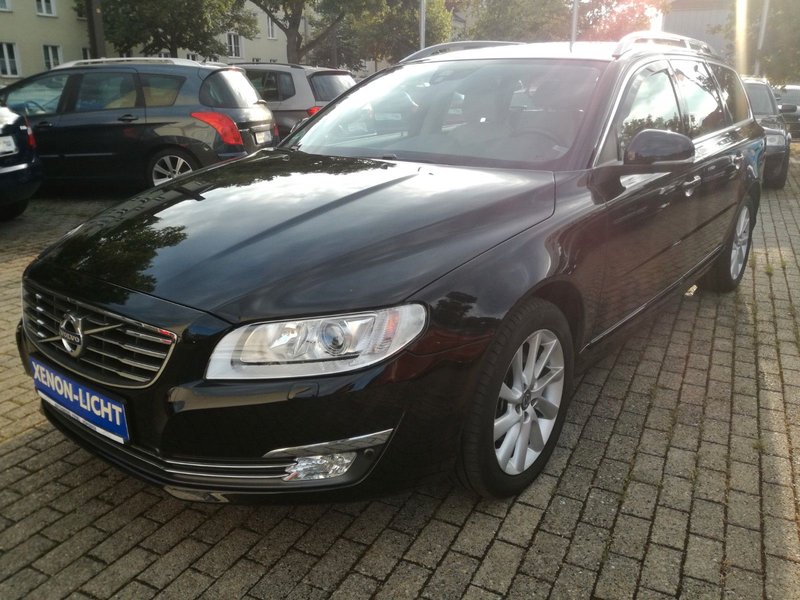 Volvo V70 Kombi Summum*LEDER*XENON*AUT.*4xSITZHZG* gebraucht kaufen in ...